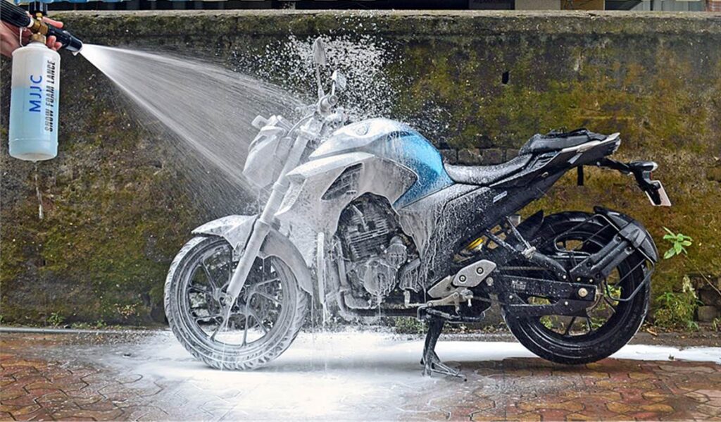 How To Wash A Motorcycle - Tips On Cleaning Any Motorbike | AutoXip